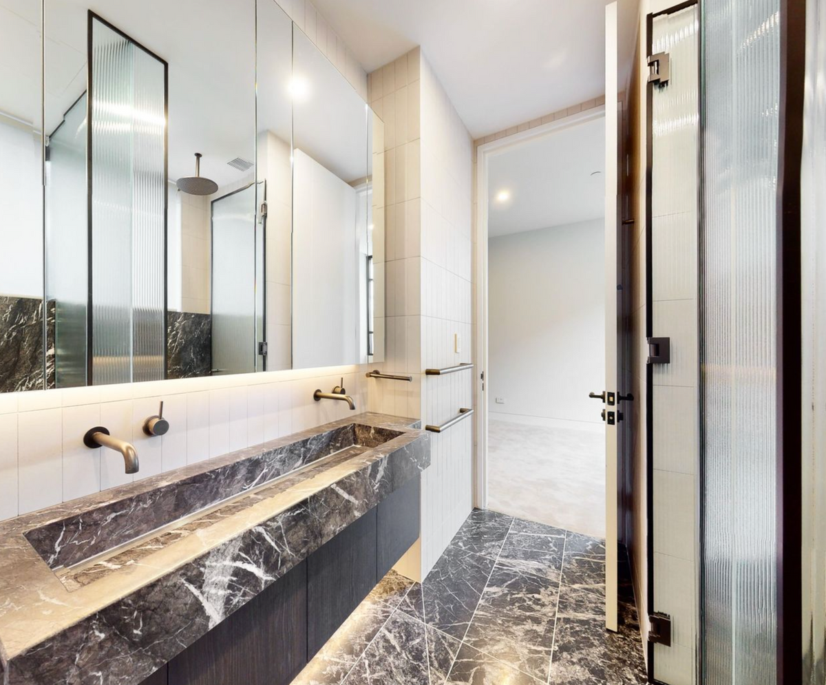 Showerscreen Complete Collection